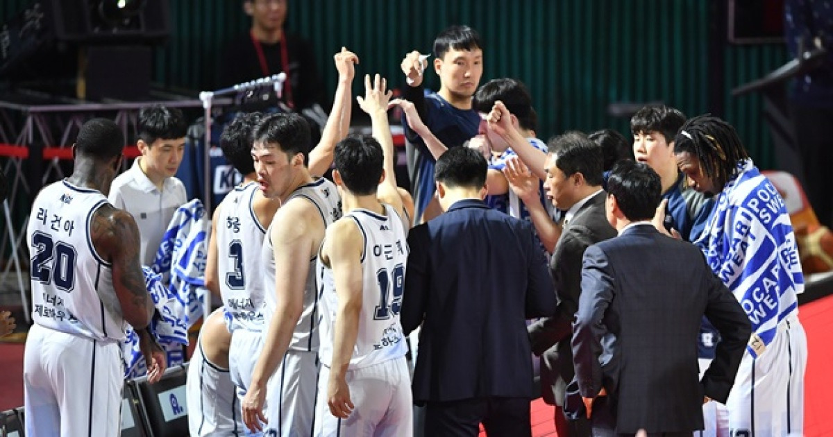 "7년째 약속 안 지켰다" KCC, '22년 정' 뒤로하고 부산 이전... 전주 떠나야 했던 이유