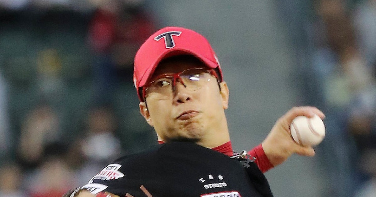 KIA 양현종, 송진우 넘어 KBO리그 최다 선발 164승 새 역사(종합)