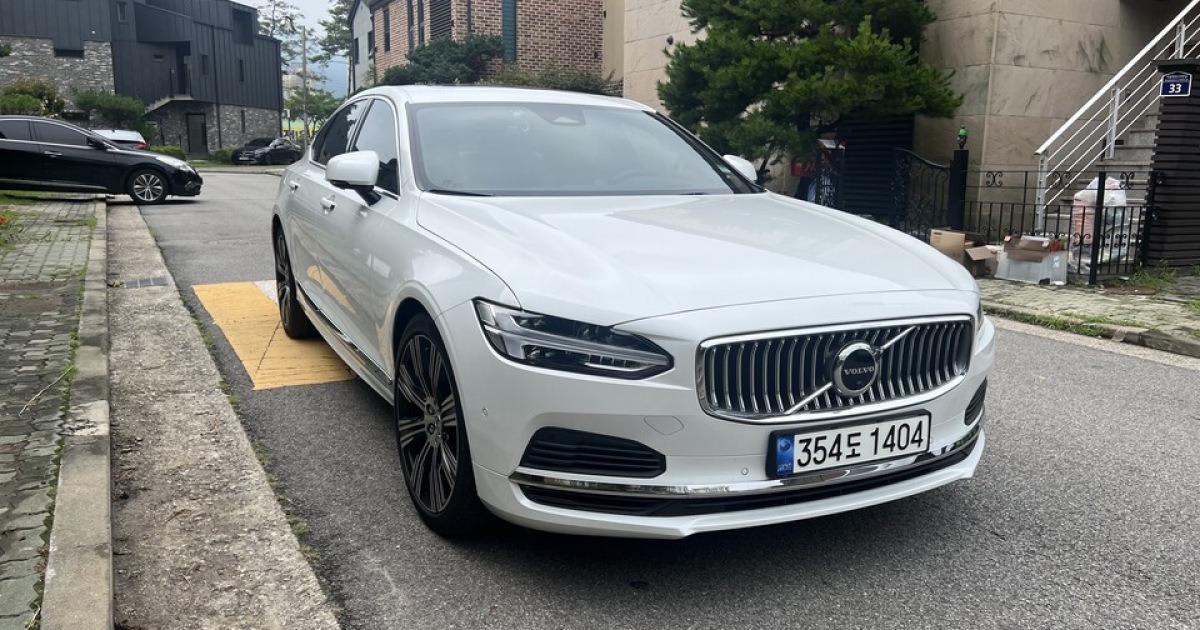 [비교 시승기] 볼보의 세단과 SUV 대표하는 플래그십 모델 S90-XC90 동시에 타보니... | M투데이