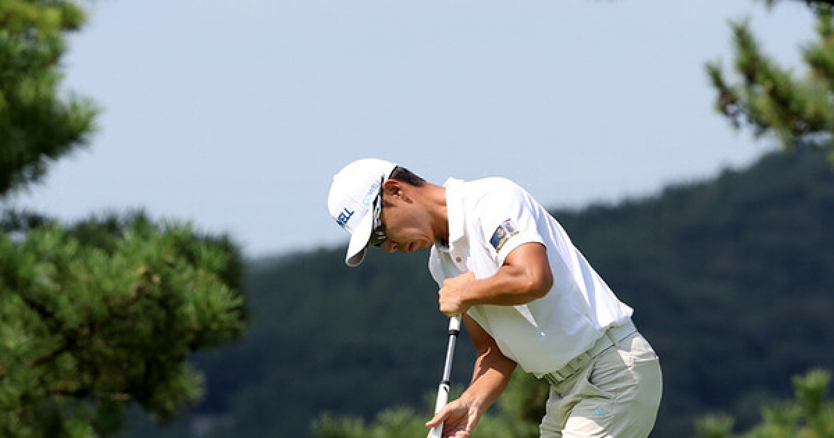 브룸스틱 퍼터로 시즌 첫 우승을 기대하는 최진호 [KPGA LX챔피언십]