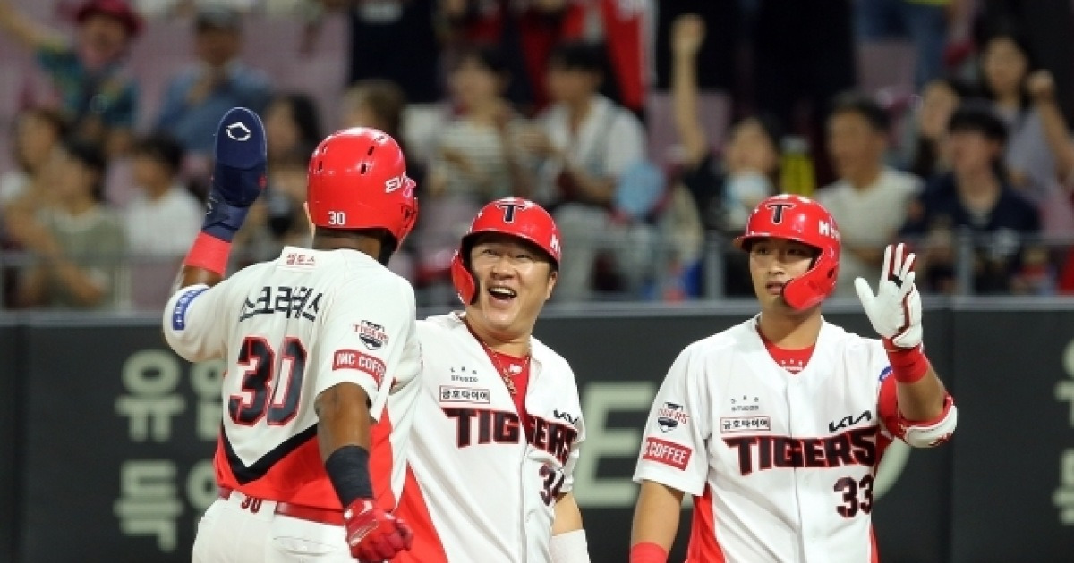 “3위까지 할 수 있다” KIA 40세 타격장인의 1개월 전 예언이 현실로? ‘가을 판도’ 바꾸나