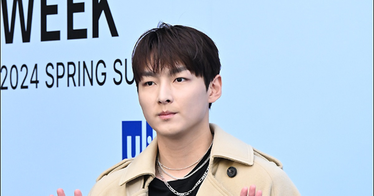 [MD포토] SF9 주호, '잘생긴 손인사'