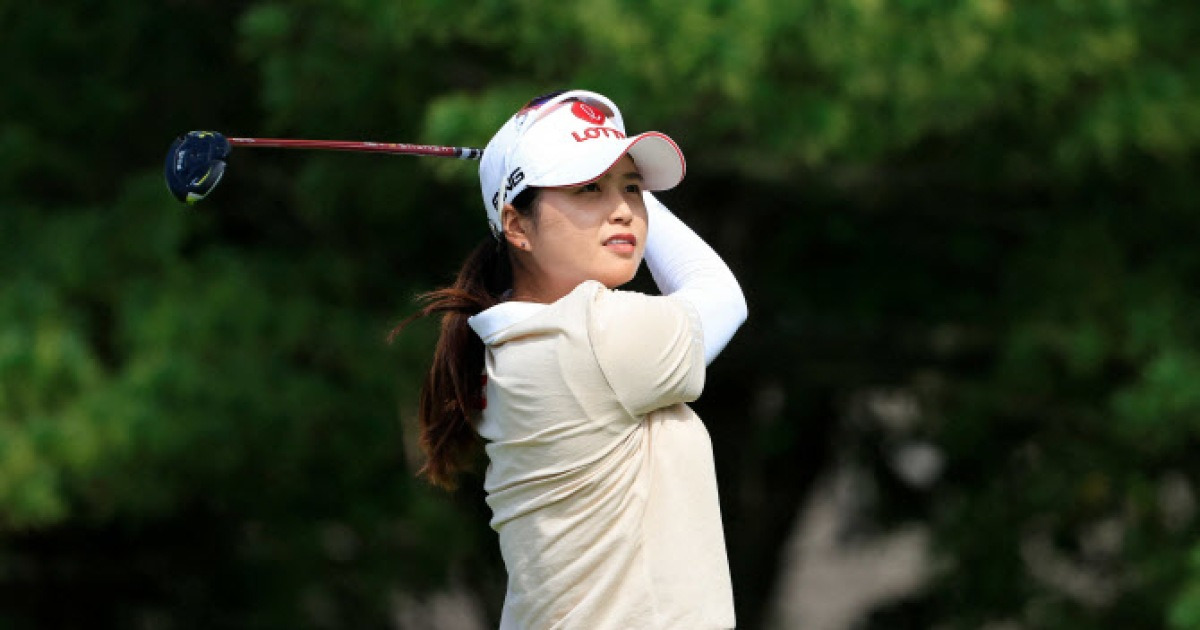 최혜진·유해란, LPGA투어 크로거 퀸즈 1R 공동 6위…선두와 2타 차