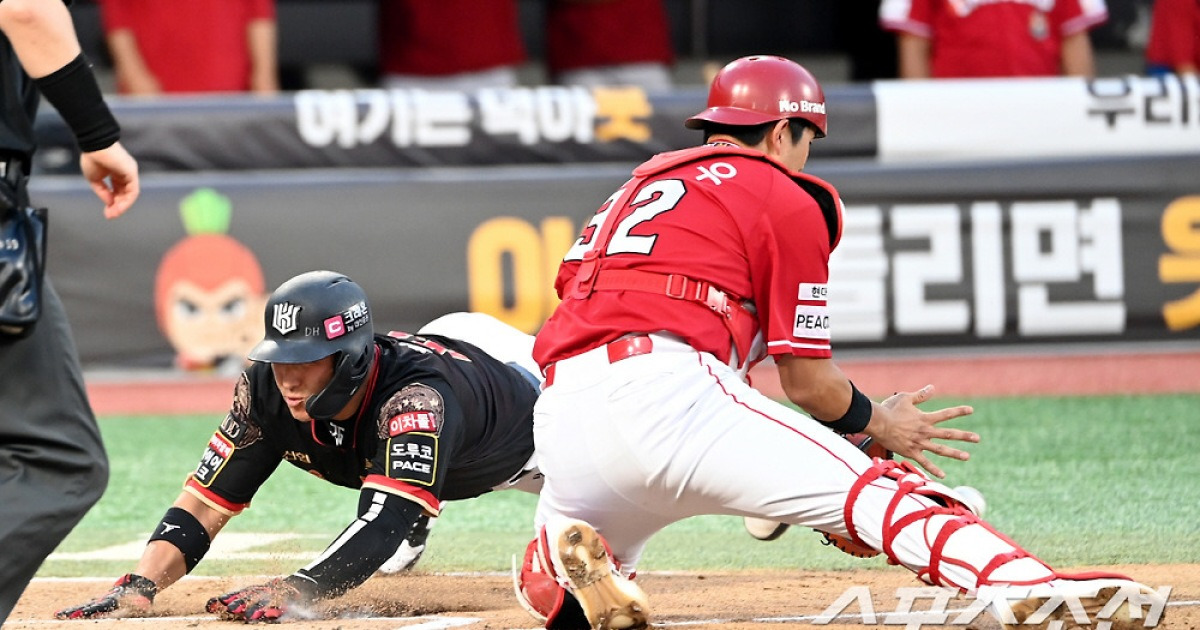 '난타전→연장 12회 5시간 대혈투' SSG-KT 끝내 승부 못 가렸다…8대8 무승부[수원 리뷰]