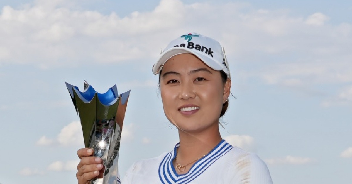 '15개월 만에 첫 승' 한국계 이민지, 크로거 퀸시티 챔피언십 우승... LPGA 통산 9승째
