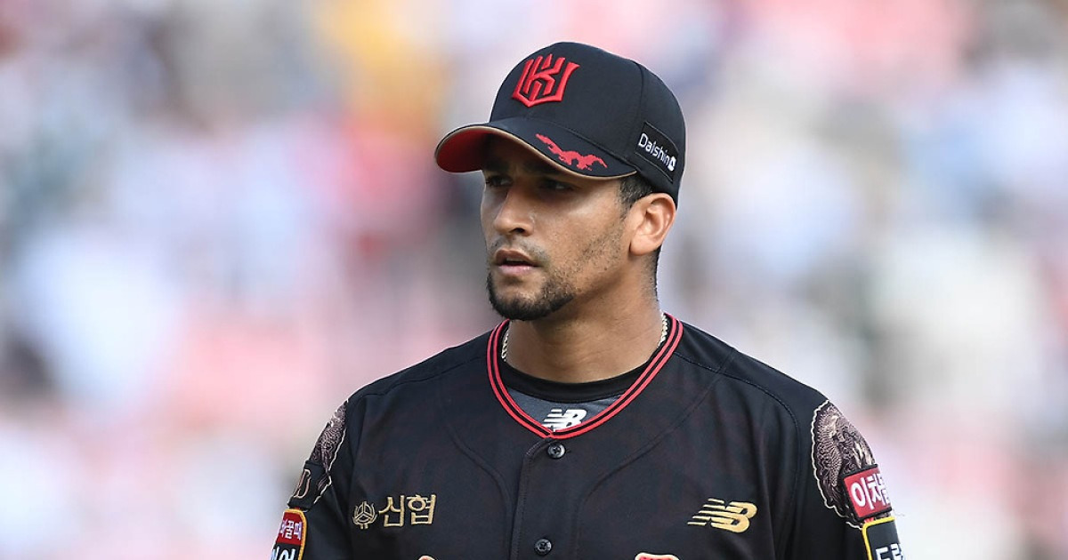 쿠에바스, KBO 8월 월간 MVP 수상…KT 소속 2021년 9월 고영표 이후 처음