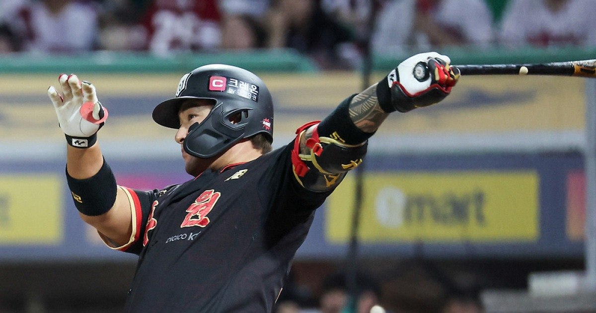 '박병호 결승타+쐐기 투런포' KT, SSG 3-0 제압…2위 수성