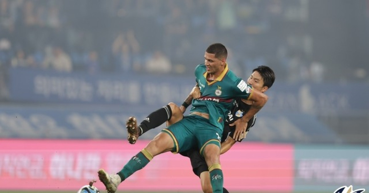 [b11 현장] VAR과 PK 선방, 요동쳤던 울산과 대전의 승부… 울산, 또 대전 못 이겼다