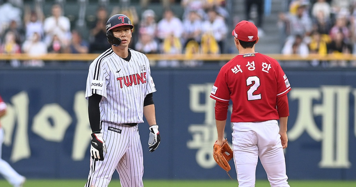 '15안타 쾅쾅' 메가 트윈스 위력 폭발…선두 LG, SSG 10-4 대파 [잠실:스코어]