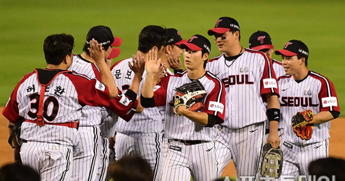 '2:3→우천 중단→8:3 역전' LG, SSG 꺾고 3연승