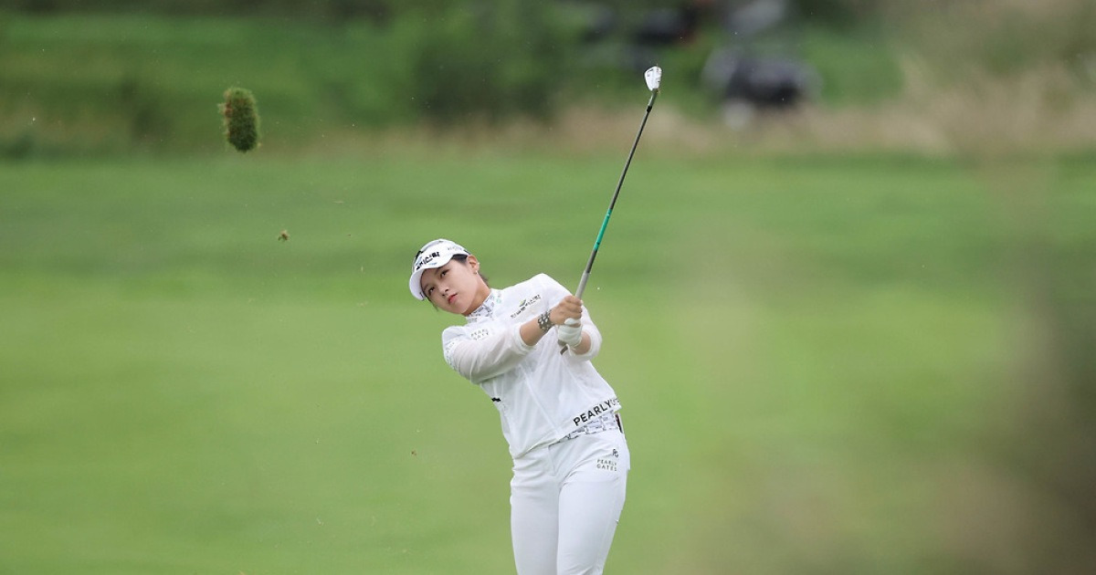 박현경‧송가은‧이소영, KLPGA 하나금융그룹 챔피언십 첫날 공동 선두