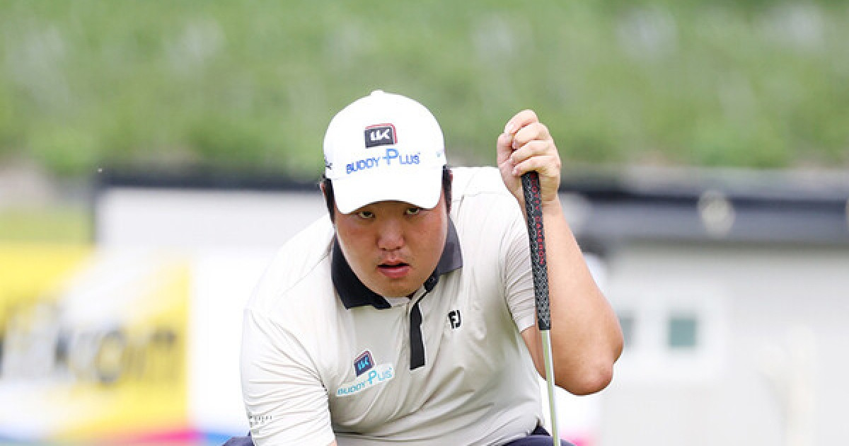 2주 연승 기대하는 김찬우, 72홀 경기에서 정상 도전장 [KPGA]