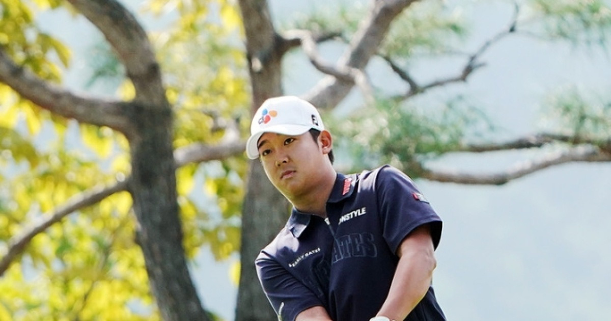 'KPGA 선수권 챔프' 최승빈, 6타 줄이고 iMBank 오픈 공동 선두 도약..윤상필 첫 승 도전
