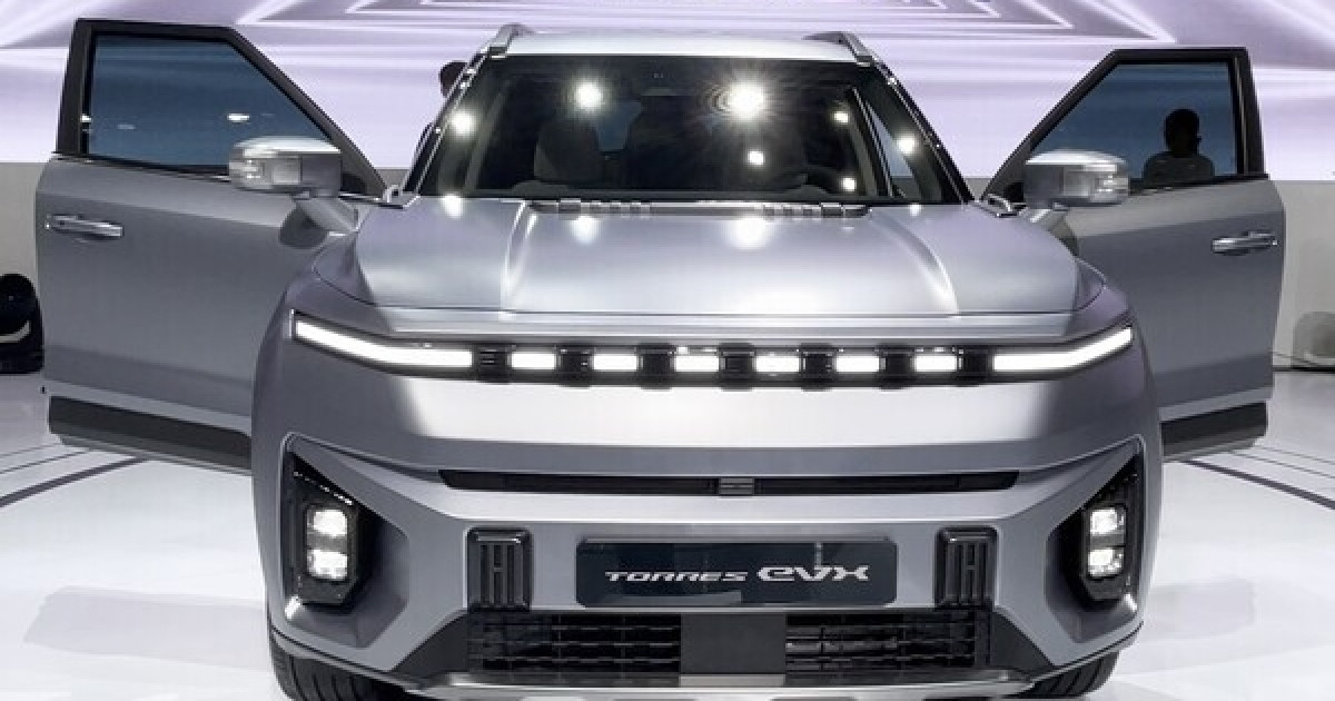 KG모빌리티, 토레스 EVX 카탈로그·가격표 전면 폐기...“아이폰 무선충전 설명 오 | 블로터