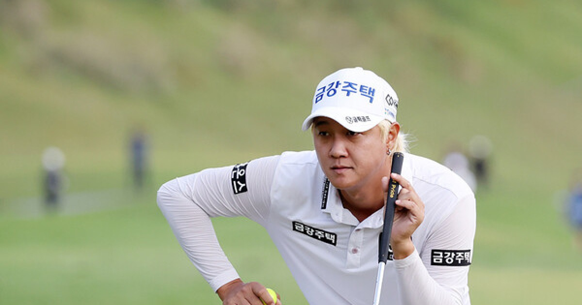 9언더파 몰아친 허인회, iMBank오픈 압도적인 우승…2년4개월만의 KPGA 통산 5승