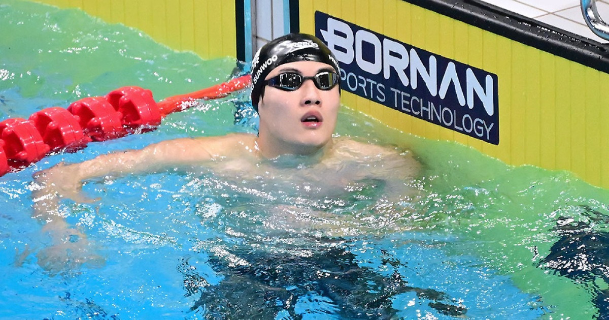[AG 현장] 황선우, 남자 자유형 100m 동메달 획득…이주호도 男 배영 100m 3위 (종합)