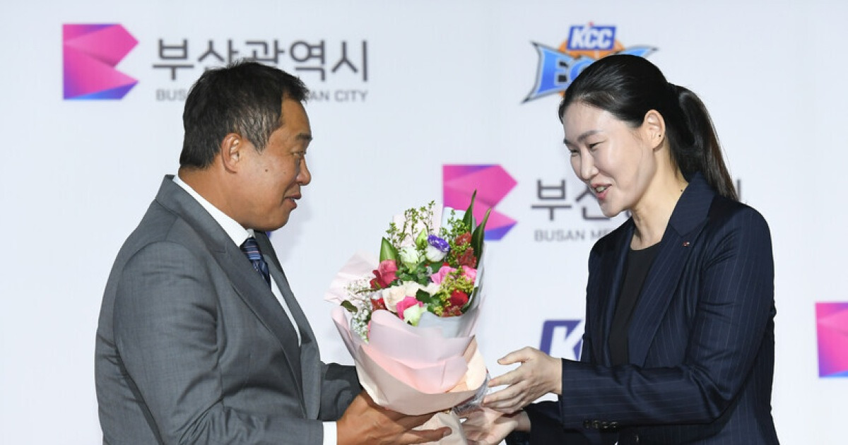 부산 농구 남매 KCC-BNK 홈 코트 사직체육관은 공사 중