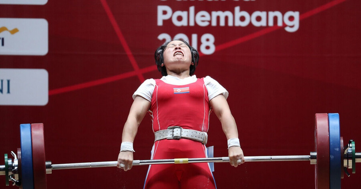 [항저우 NOW] 몸무게 49kg이 124kg 들었다! 북한 리성금, 女역도 세계신기록 金