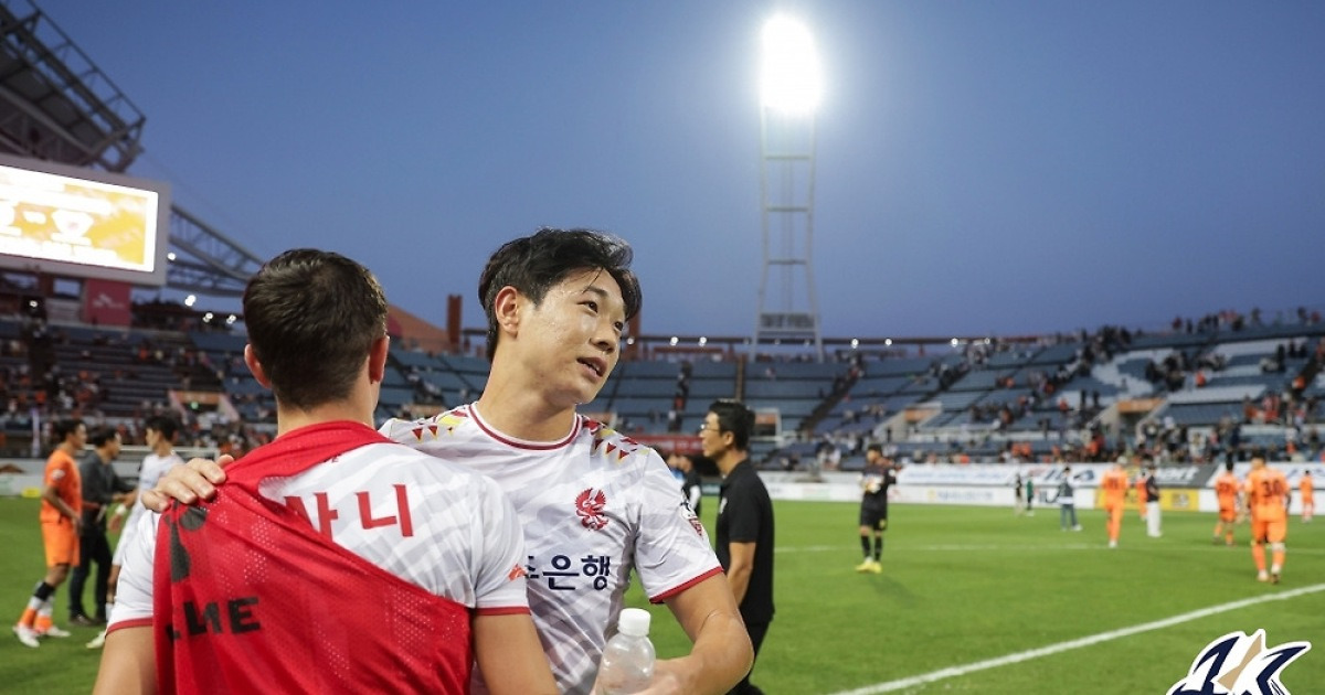 [K리그1 32R] ‘하승운 극장골’ 광주, 제주 원정에서 2-1 드라마 같은 승… 파이널A 확정