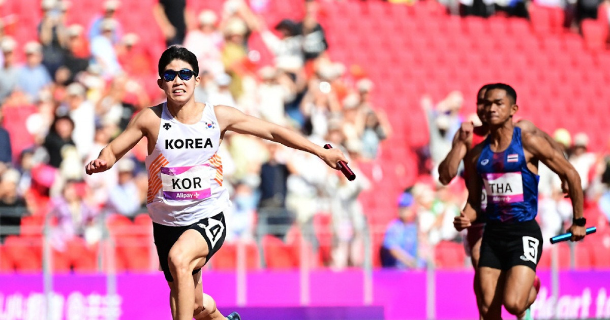 [항저우현장]"아깝다!" 한국新 0.01초로 놓친 남자 400m 계주, 결선 진출→37년만에 메달 도전