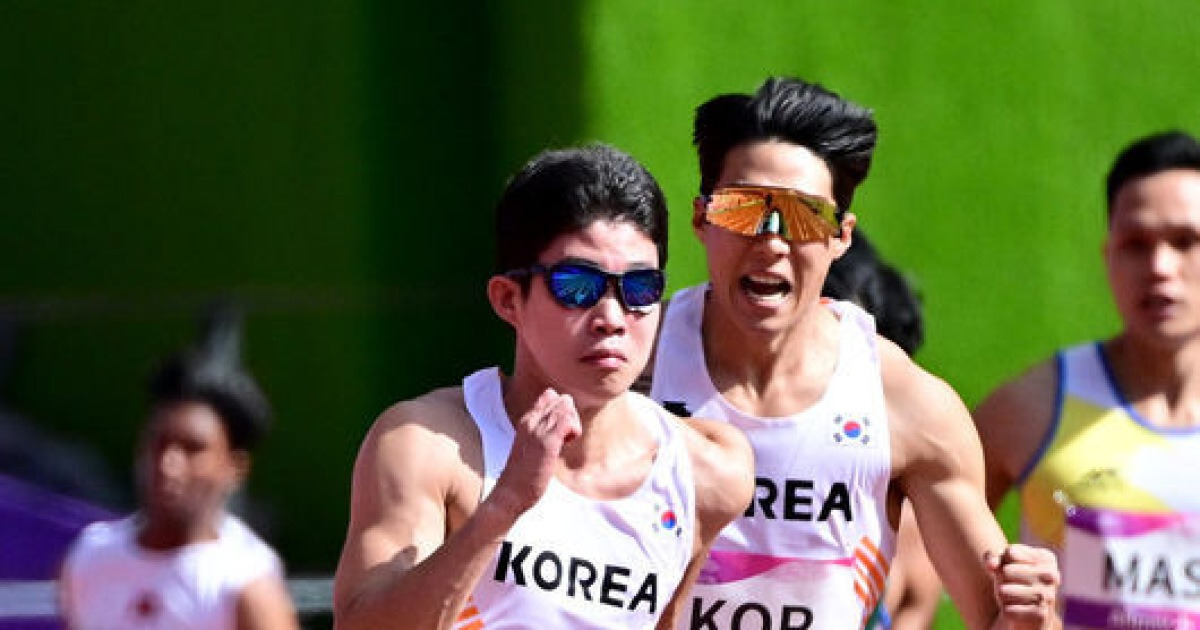 '37년 만 메달 보인다' 男 400m 계주, 한국 新 0.01초 차 역주...2위로 결선 진출