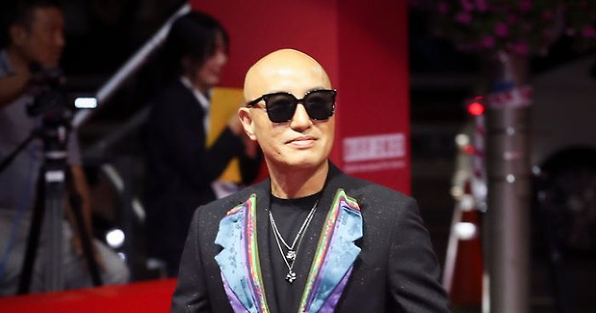 홍석천, 시선을 사로잡는 패션[28th BIFF]