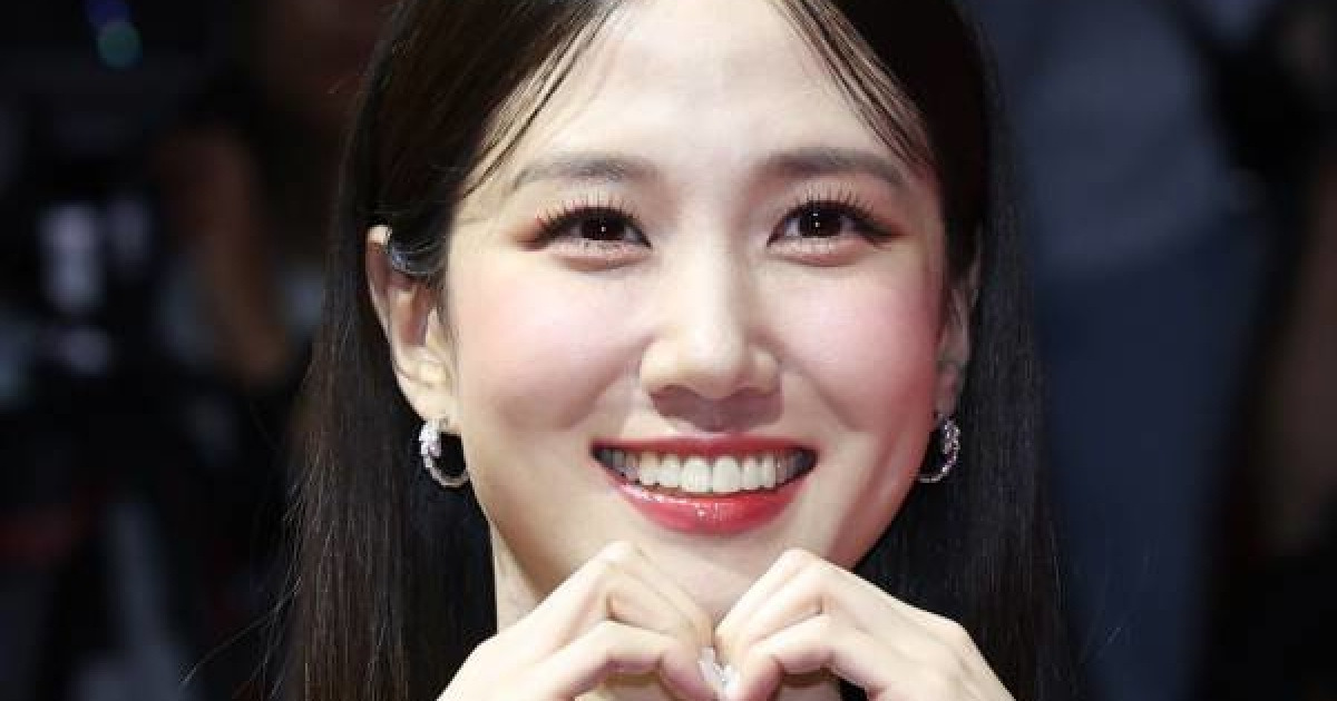 “아름다운 봄을…” 단독 사회 박은빈, 실수에도 빛났다[28th BIFF]