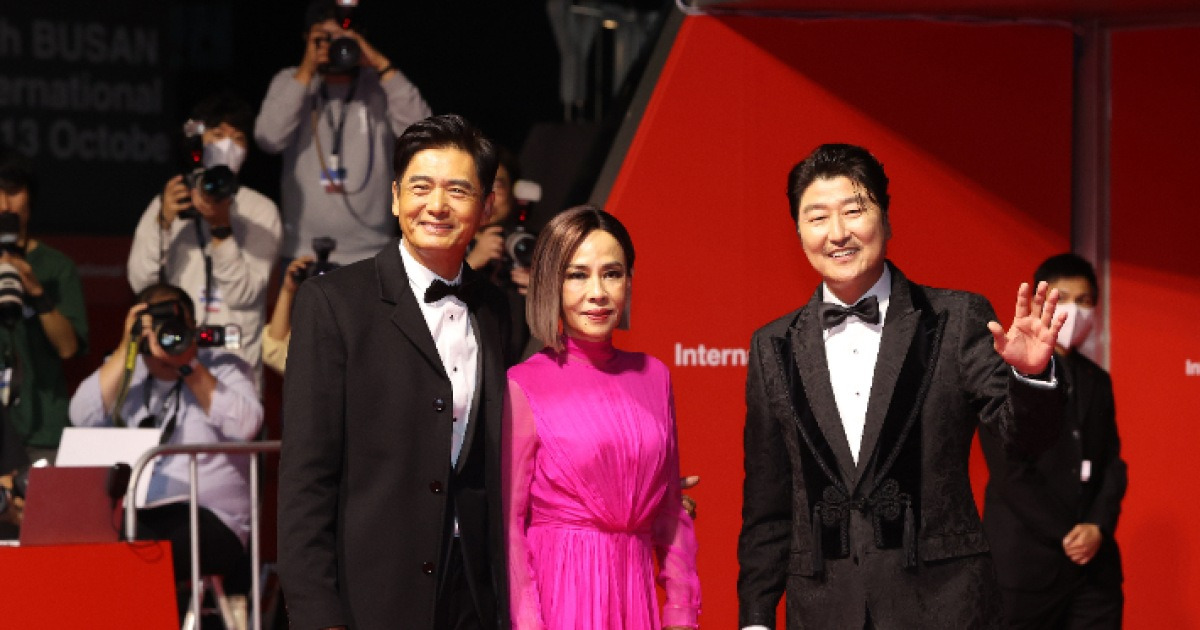 [28th BIFF]'큰 형님' 주윤발이 밝힌 부산의 밤 "사랑해요"