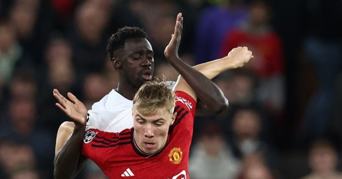 "데 헤아 전번 아직 알지?"... 맨유, UCL 1·2차전 패배 '구단 역대 최초-굴욕 기록'→ 불안한 GK에 비난 쇄도