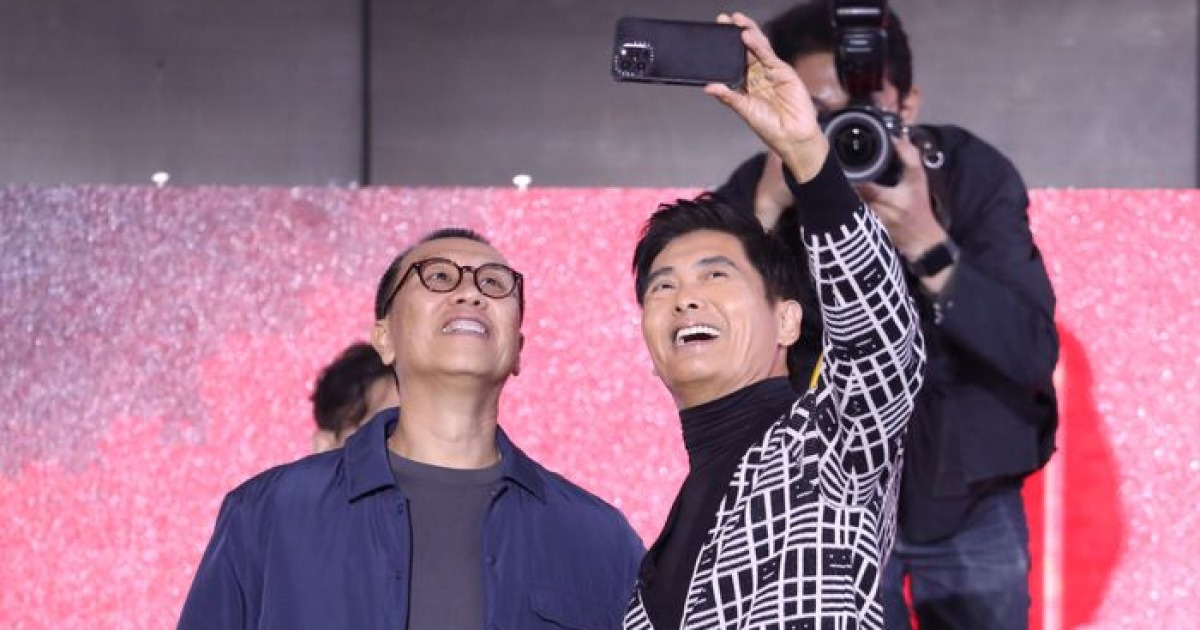 주윤발 '반요명 감독 여기보세요'[28th BIFF]