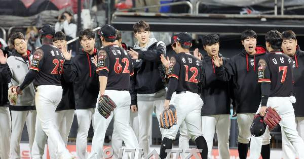[포토]kt,KIA 꺽고 포스트시즌 진출확정
