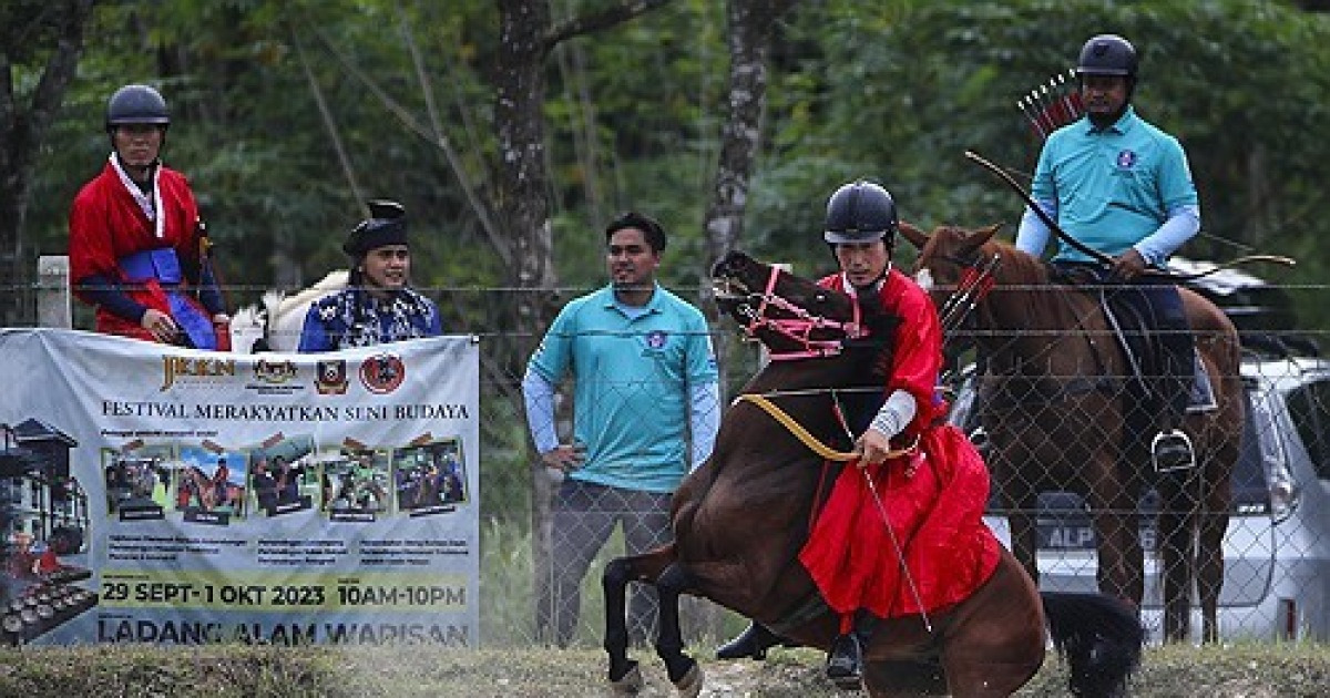 MALAYSIA HORSE ARCHERY