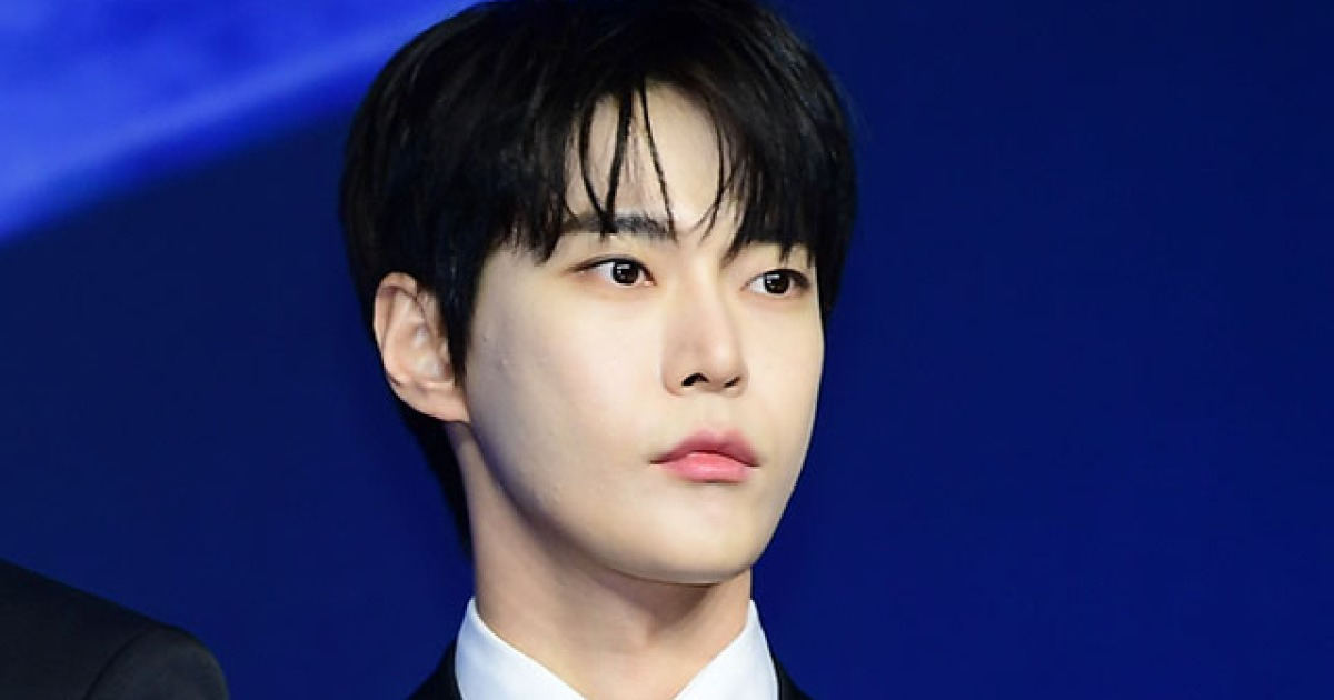 NCT 127 도영 ‘야련한 눈빛’ [MK포토]