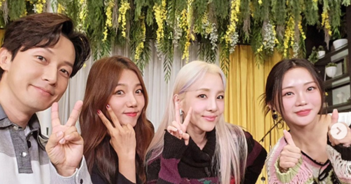 이채영·산다라박·홍지윤·허경환, 4MC 드디어 뭉쳤다 “첫 녹화 시작”[똑똑SNS]