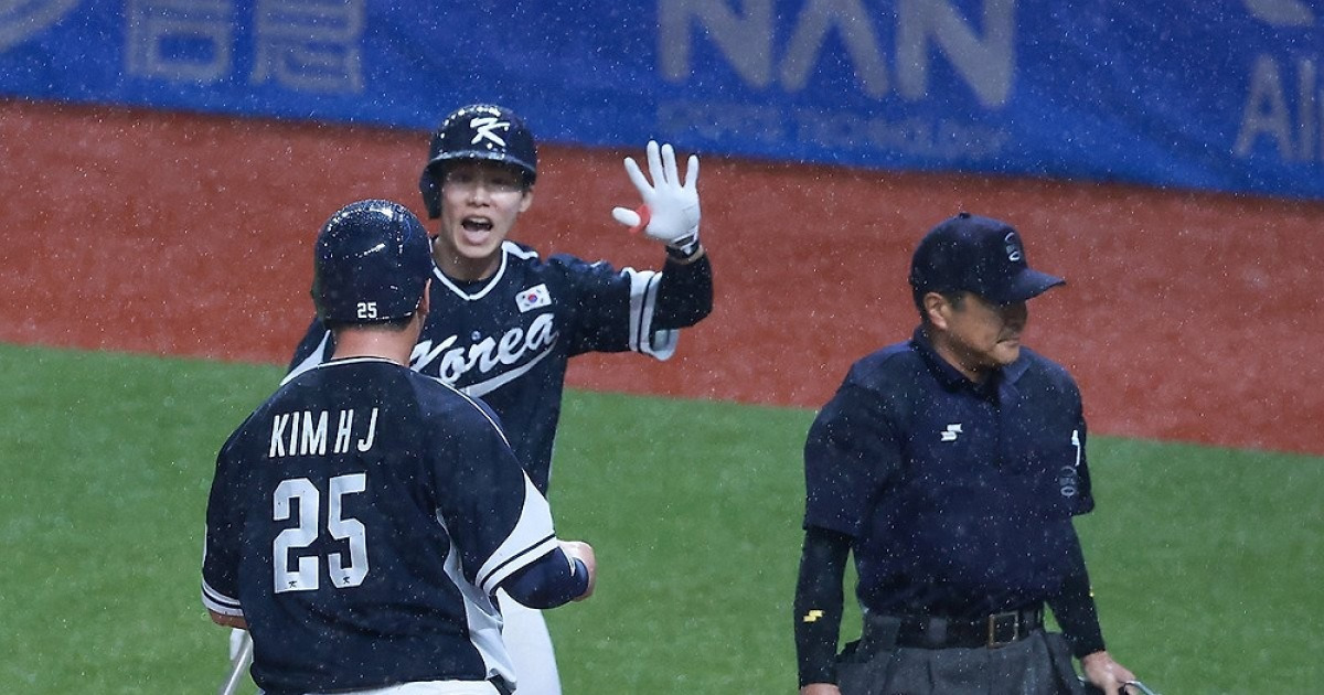 AG 금메달 걸고 '금의환향'…KBO 막판 '3위 전쟁' 최대 변수로