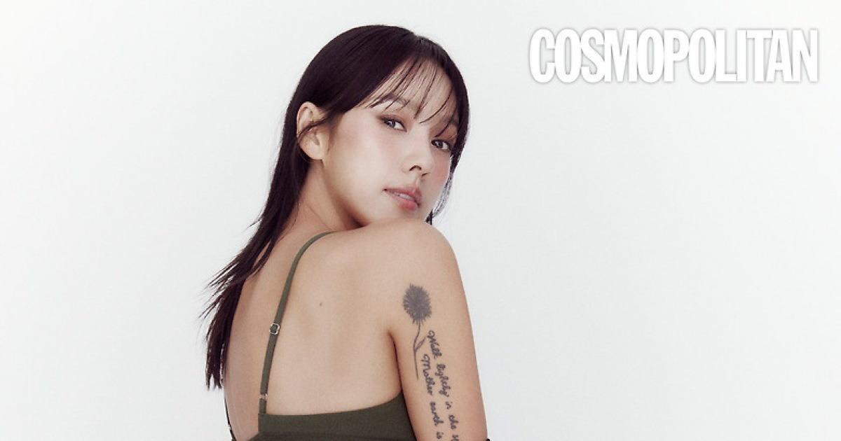 이효리 속옷 드러낸 파격 노출 화보…섹시한데 청순하기까지 [n샷]