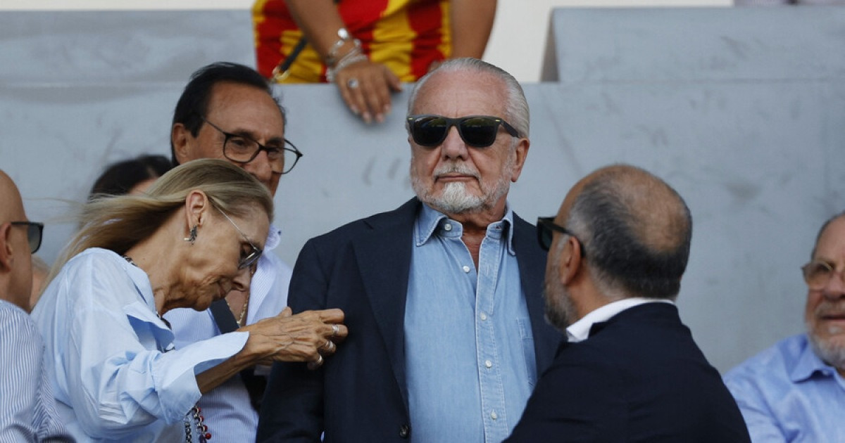 [SPO ISSUE]지도력 마음에 들지 않아…엉망진창 나폴리, 콘테로 갈아 끼운다고?