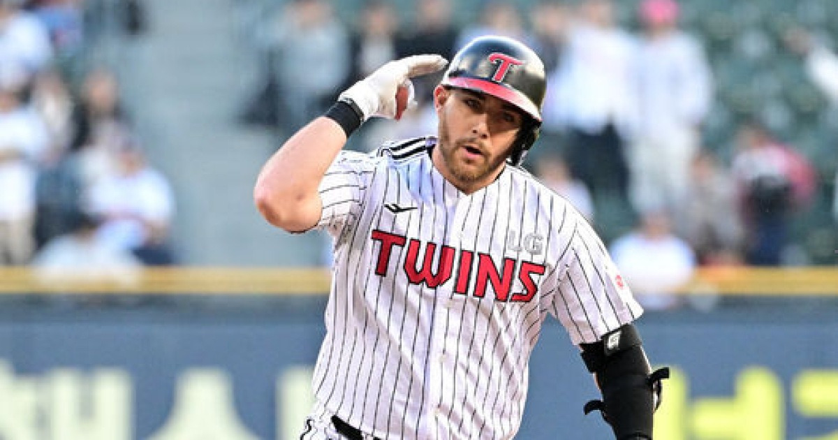 오스틴, 동점 솔로포 [사진]