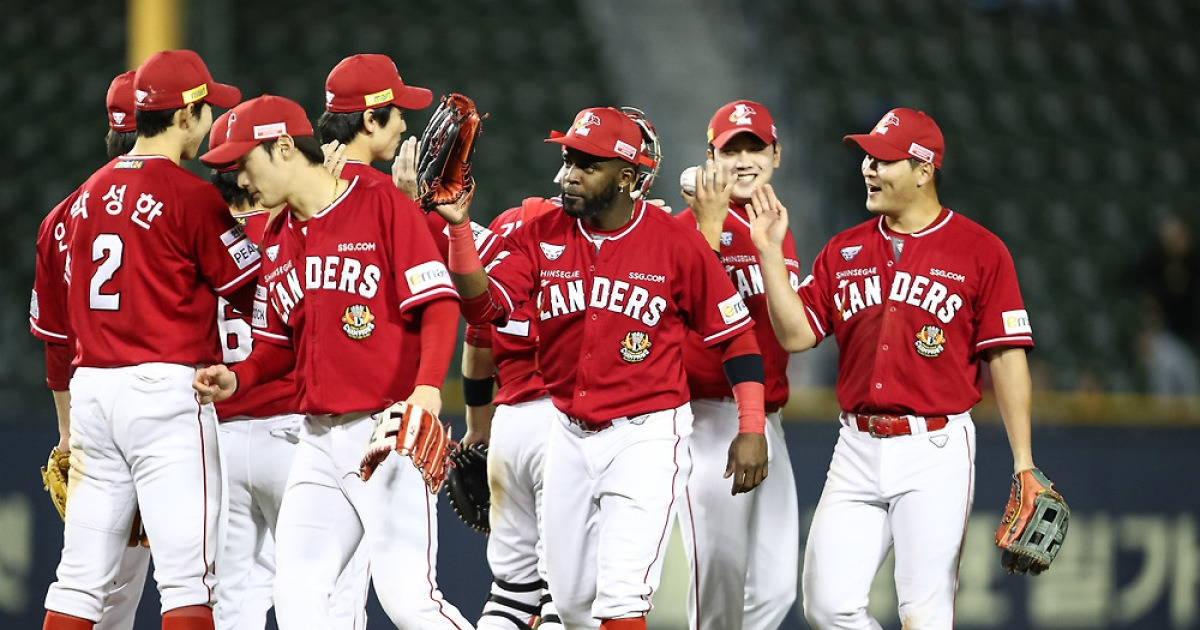 SSG vs NC, 3위 싸움 끝까지 간다…경쟁률은 2대 1