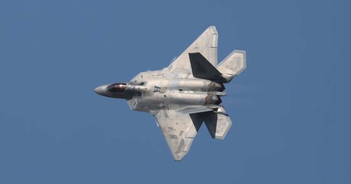 김정은 두려워한 랩터 공개…F-22∙B-52 한반도 띄운 美 속내