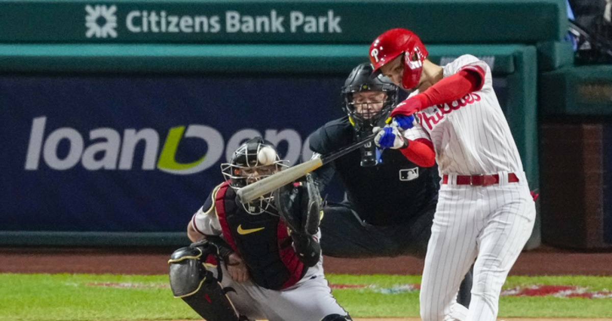 ‘PS 4경기 15홈런 최다 기록’ 필라델피아, 애리조나 대파하고 NLCS 2연승…WS가 보인다