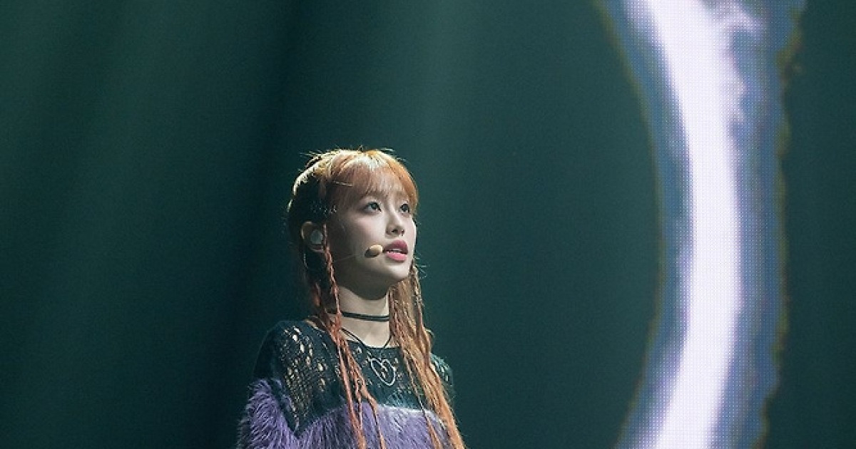 [T포토] 츄 '한 줄기 빛'