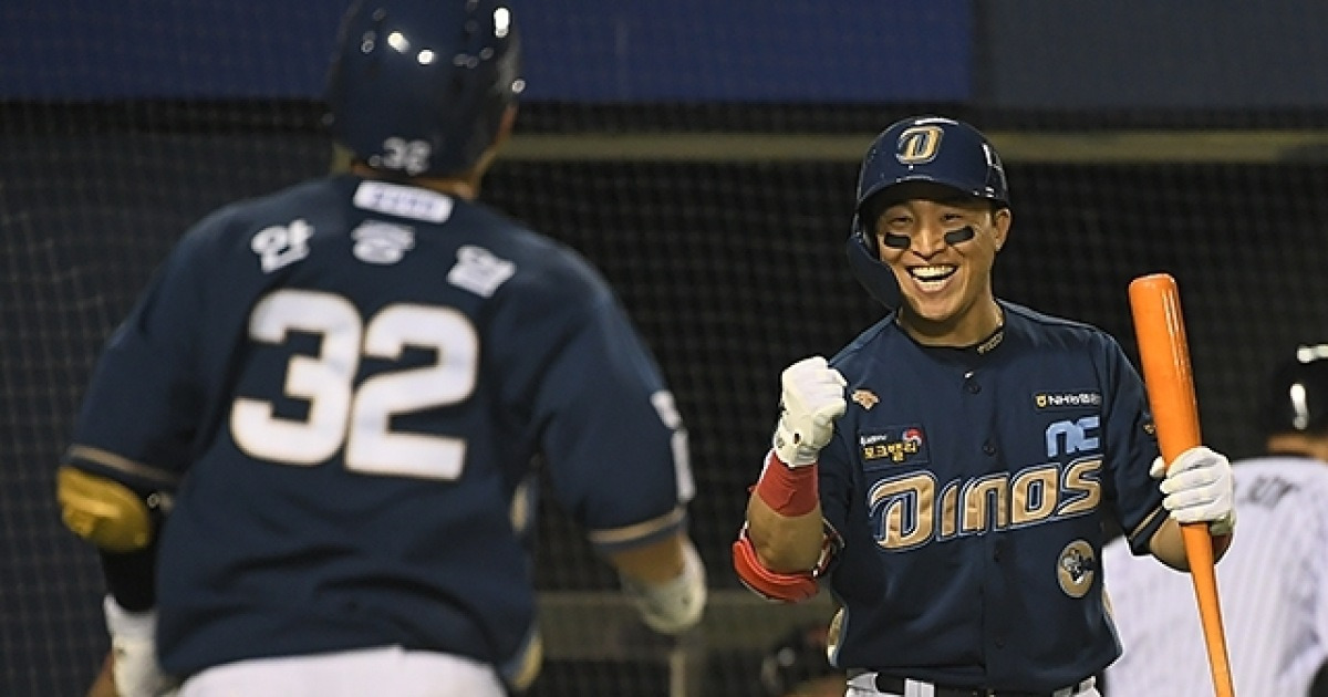 데뷔 첫 타격왕 및 4번째 최다 안타왕 휩쓴 캡틴, 뒤숭숭한 NC 분위기 추스리고 준PO로 이끌까 [WC1]