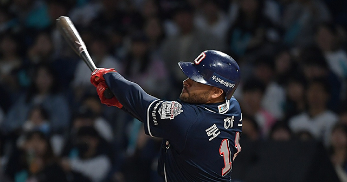 두산 로하스, NC 태너 상대 달아나는 솔로포 ‘쾅!’ [MK WC1]