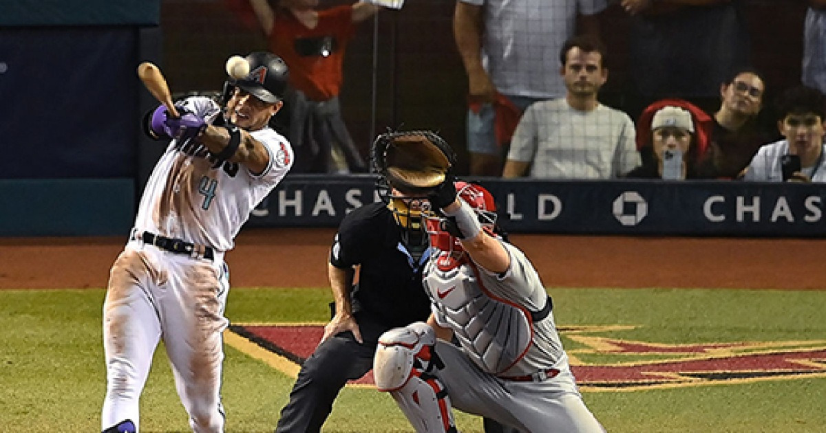 '22년 만의 가을야구 끝내기 승리' 애리조나, 필라델피아 꺾고 NLCS 2패 뒤 첫 승 '반격'