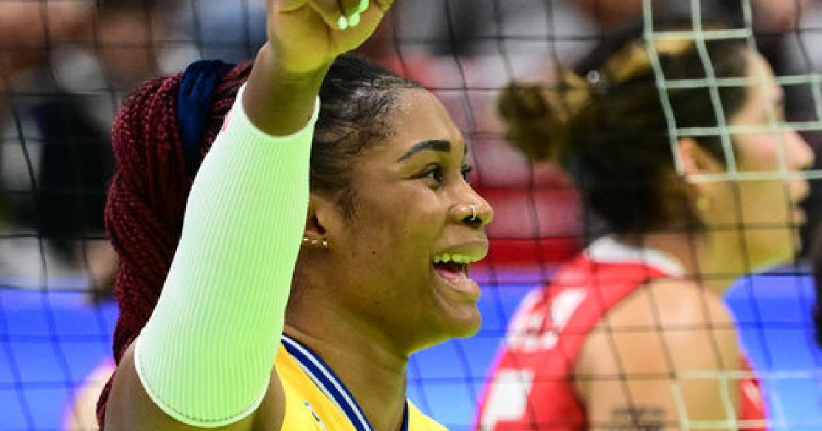 '모마&위파위 46점 합작' 현대건설, IBK 기업은행에 3-1 승리...우리카드 3연승 휘파람