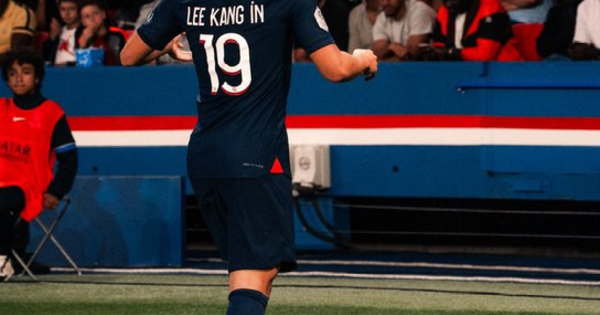 [ligue1.review] 이강인, 돌아오자마자 풀타임 소화!...'음바페 1골 1AS' PSG, 스트라스부르에 3-0 완승