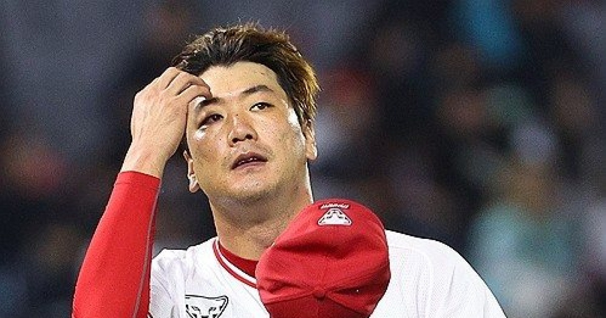 '충격' SSG 김광현, NC 타선에 난타… 3이닝 4실점 후 부상 강판[준PO2]