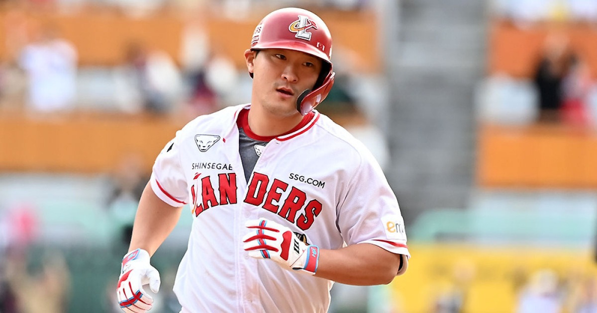 NC 간담 서늘케 한 하재훈 "SSG는 뒤집을 힘 있어, 웃으며 창원행 버스 탄다" [준PO2]