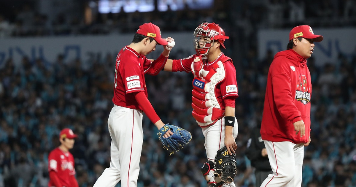 2이닝도 못 버틴 SSG 오원석, 설상가상 노경은마저 피홈런[준PO3]